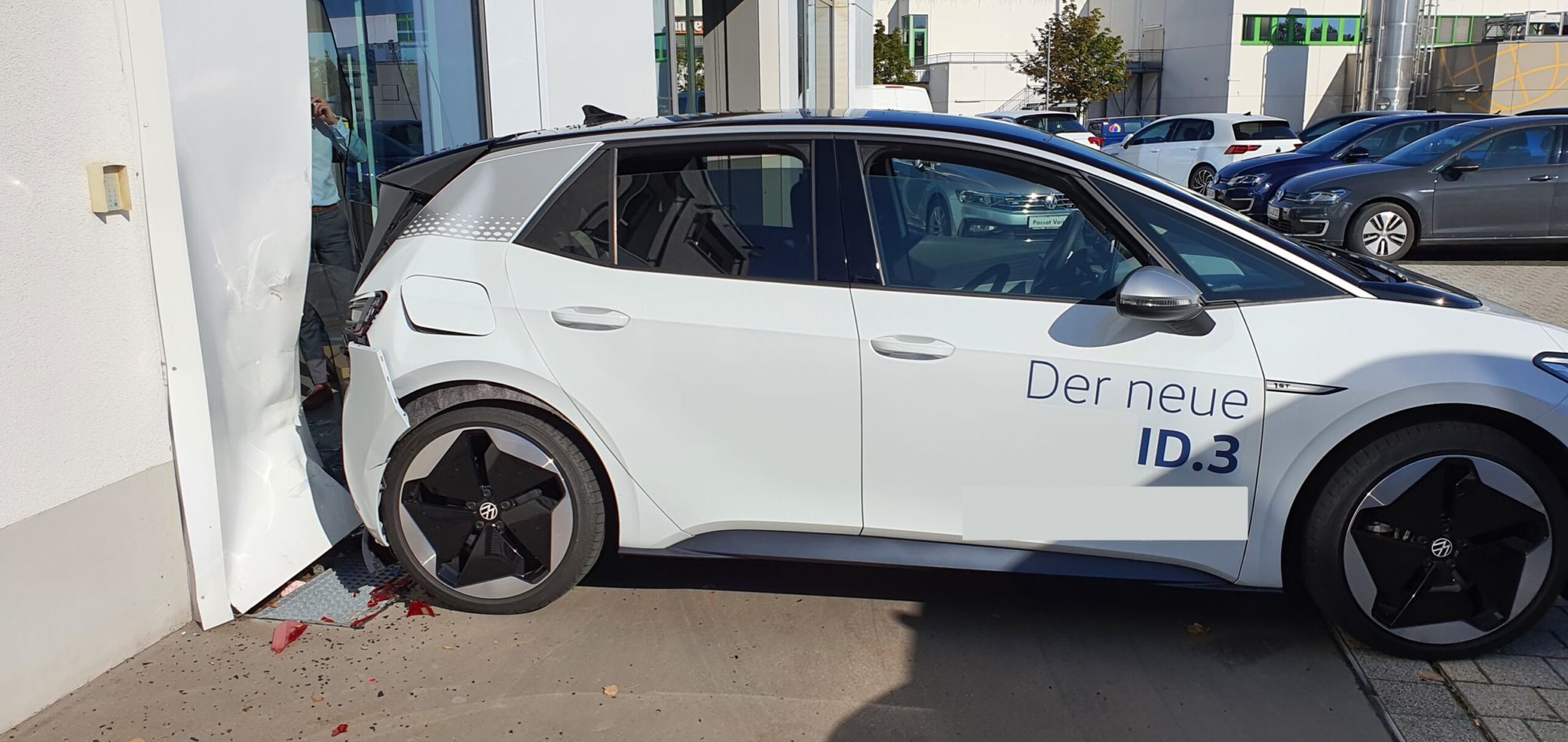 Електромобілі Volkswagen ID.3 не встигли вийти на ринок, як почали ...