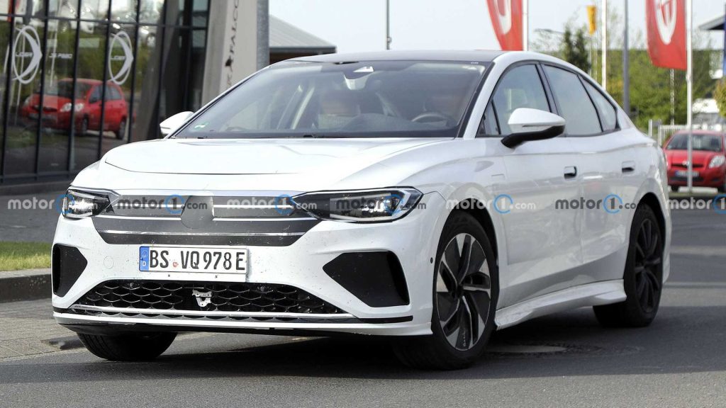 Новий електромобіль Volkswagen ID. Aero виїхав на дорожні тести – перші ...