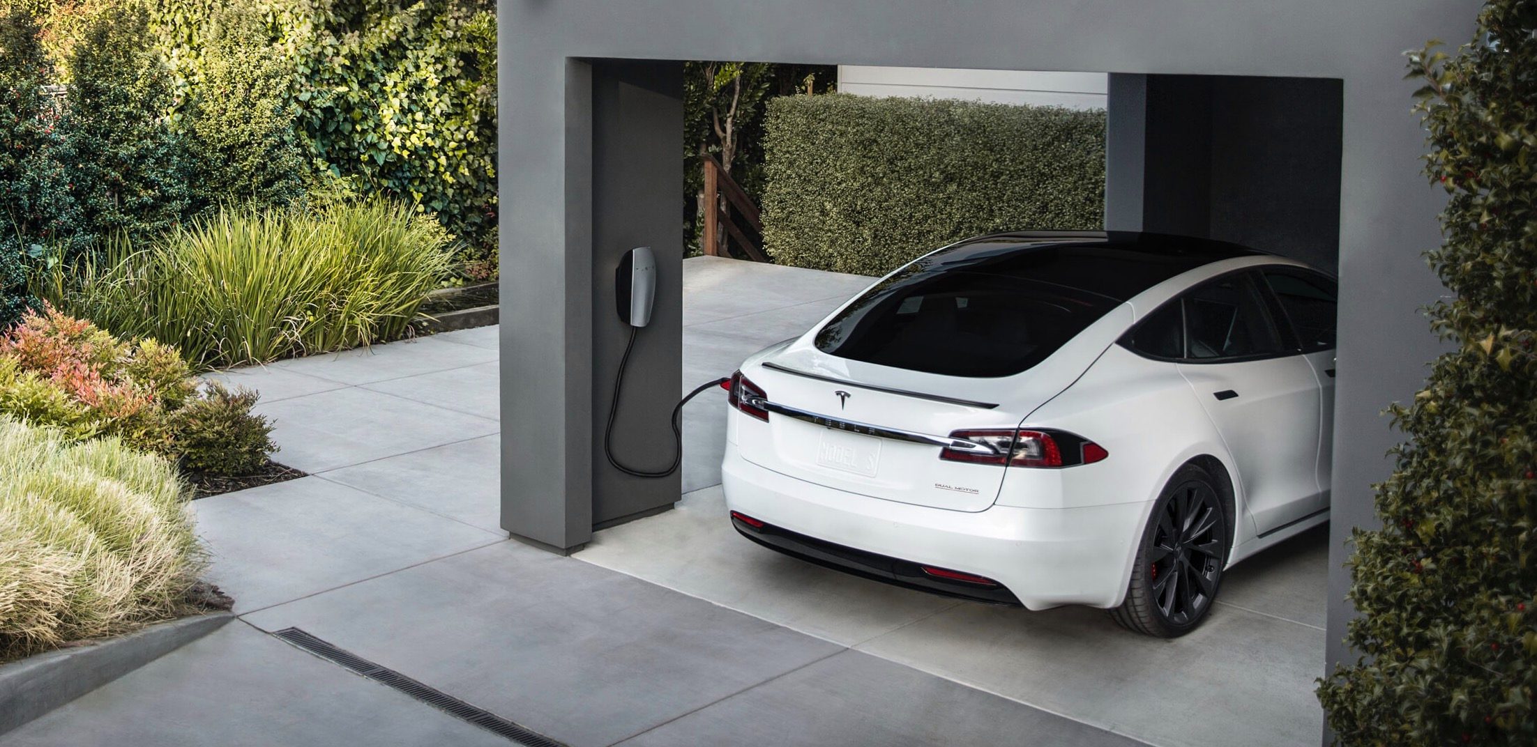 Tesla почала продавати адаптери CCS Combo для швидкої зарядки ...