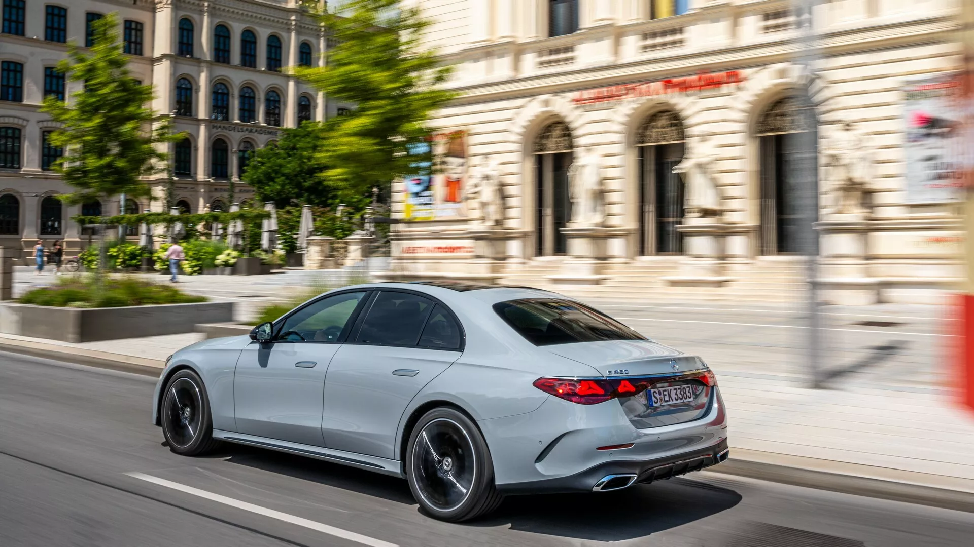 Дешеві бензинові авто перемогли електромобілі: Mercedes-Benz змінює ...