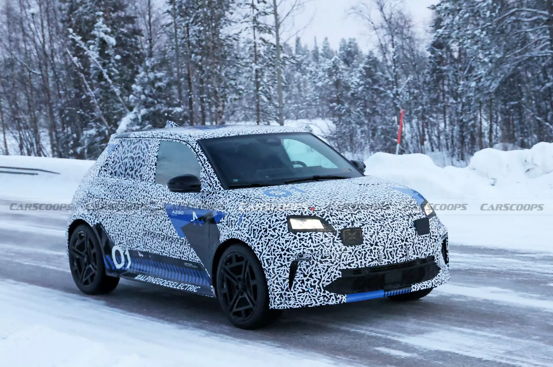 Міський електромобіль Alpine A290_B показали у барвистому камуфляжі: що ...