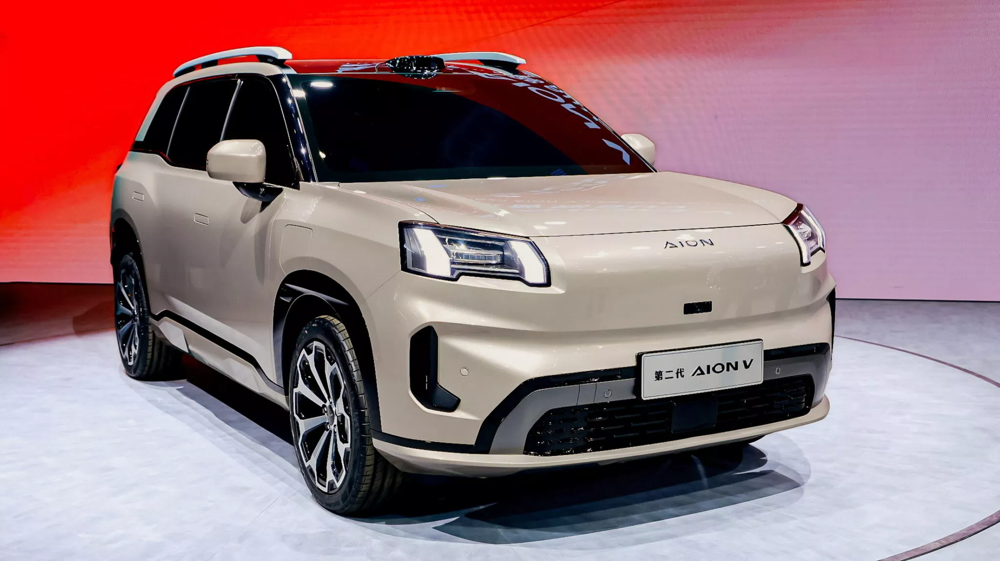З запасом ходу до 750 км: електричний кросовер GAC Aion V дебютував ...