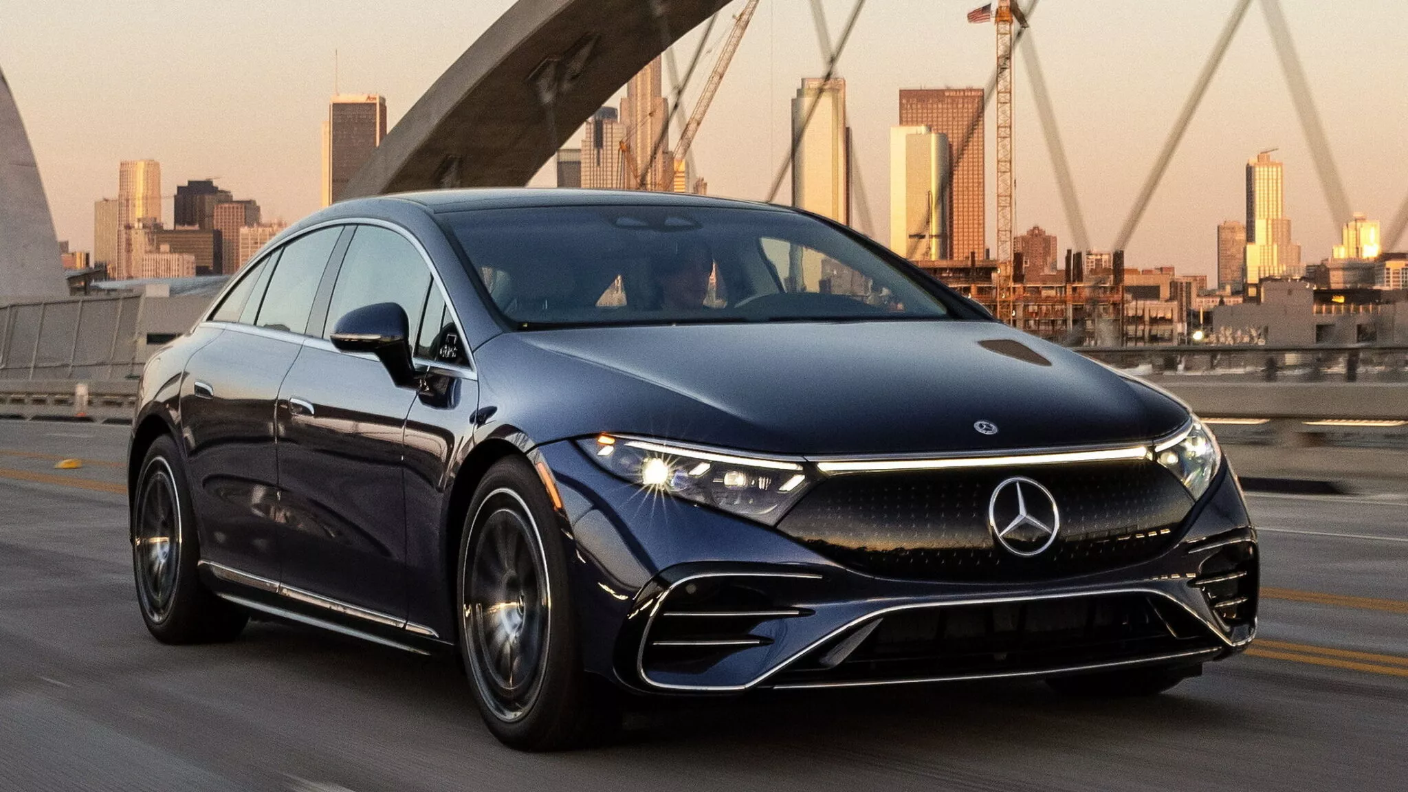 Mercedes-Benz скорочує виробництво флагманських седанів S-Class та EQS ...