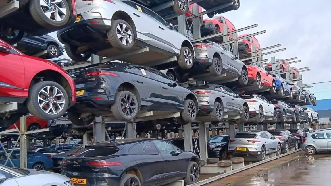 Китайські електромобілі можуть шпигувати за власниками та надсилати ...