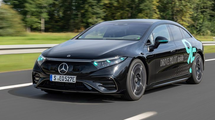 Дешеві бензинові авто перемогли електромобілі: Mercedes-Benz змінює ...