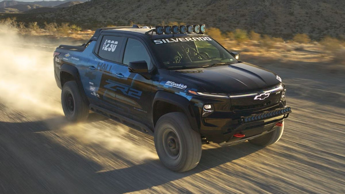 Дешеві бензинові авто перемогли електромобілі: Mercedes-Benz змінює ...