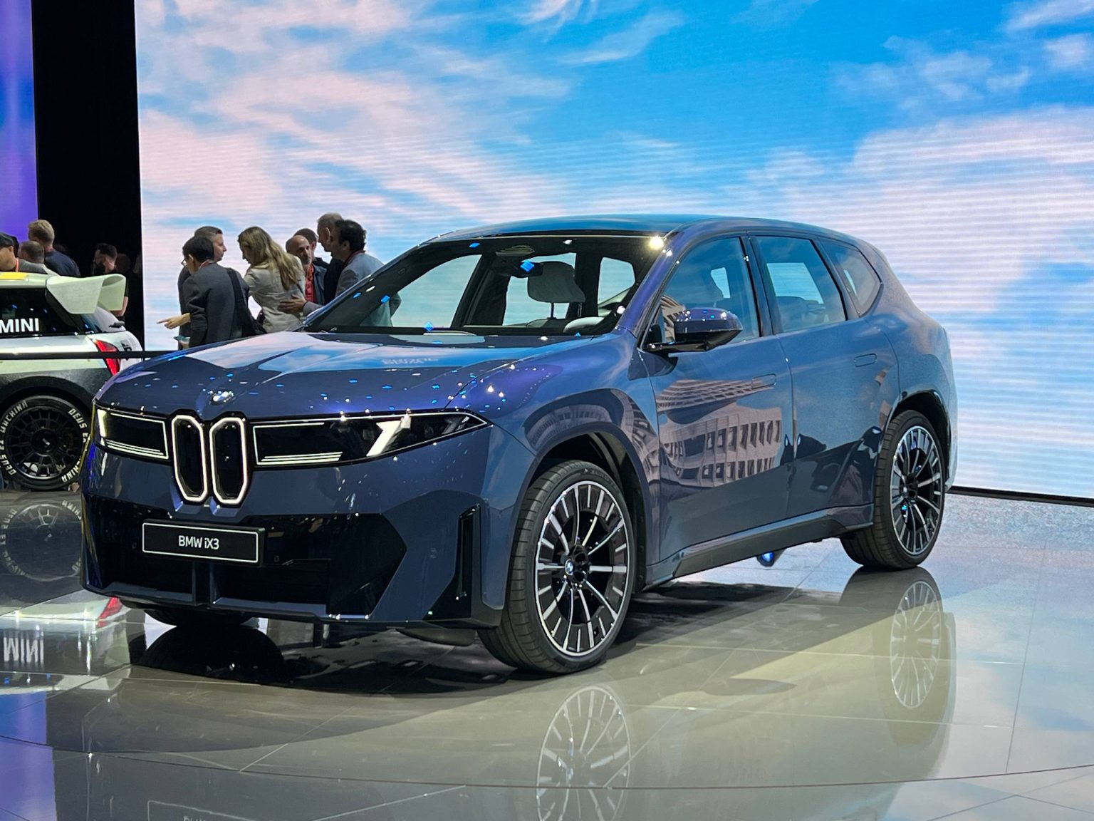 Від 68 900 євро: електричний кросовер BMW iX3 показали на IAA Mobility ...
